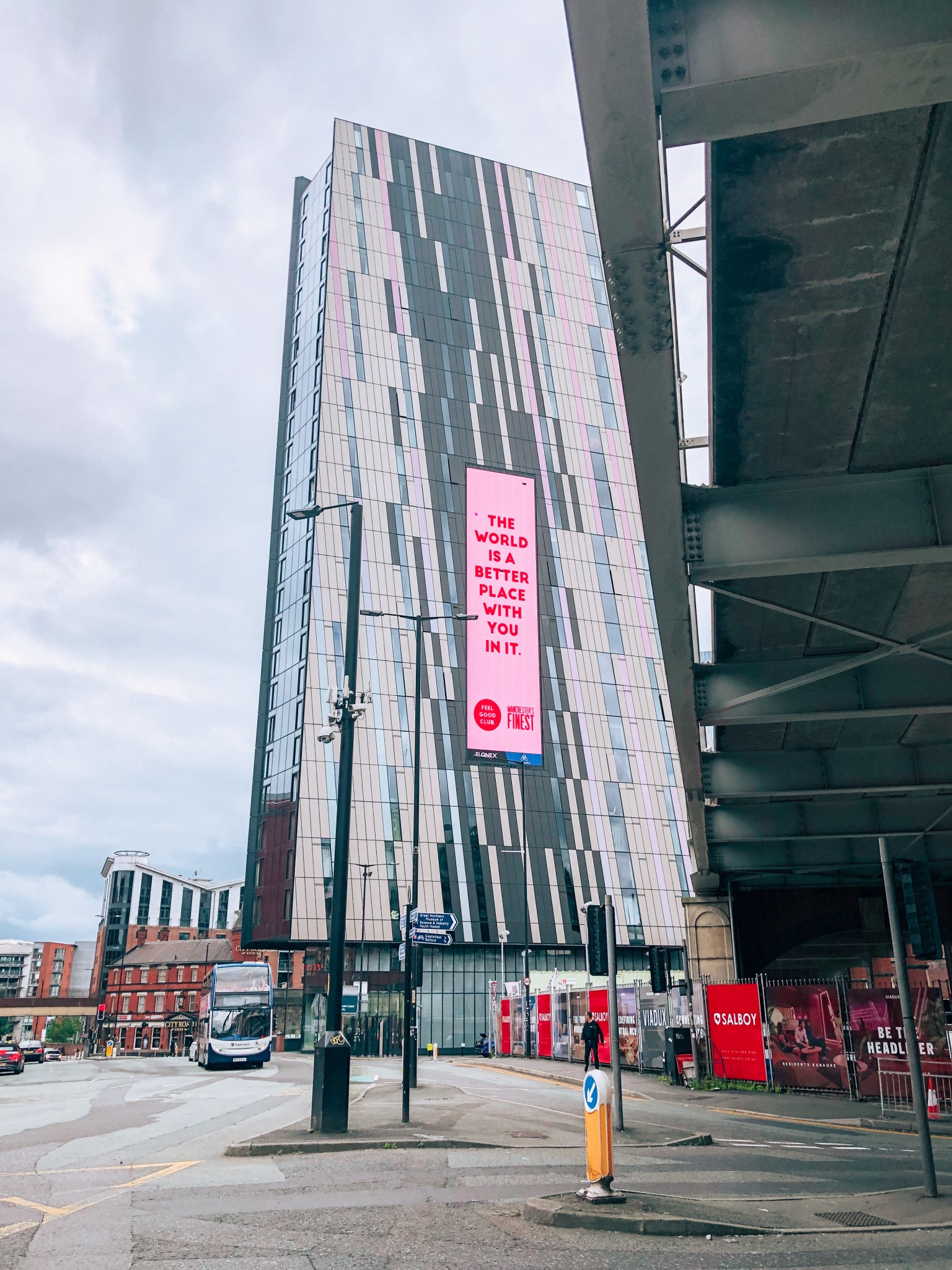 VISITING THE FEEL GOOD CLUB IN MANCHESTER - Nina Louise