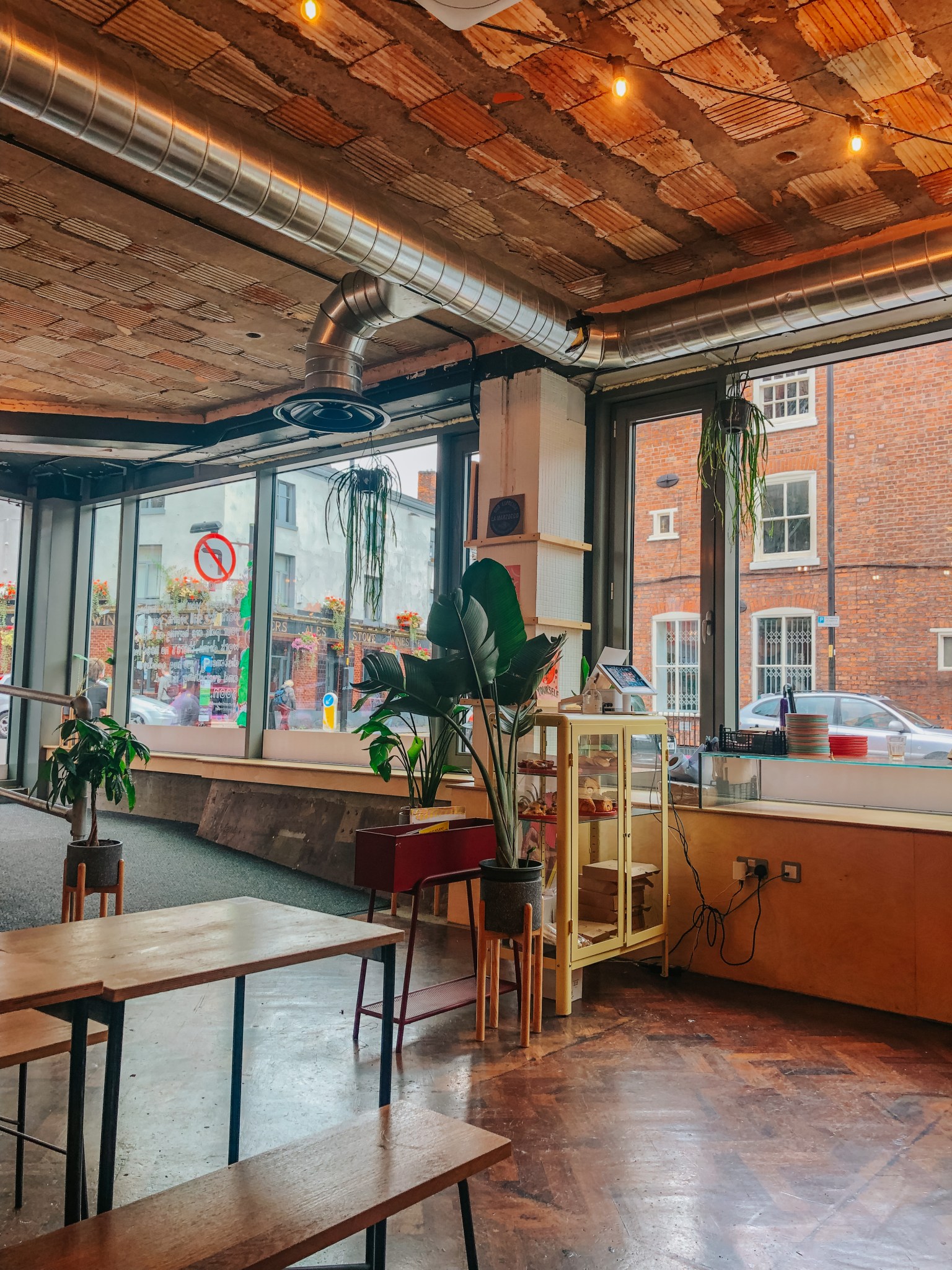 VISITING THE FEEL GOOD CLUB IN MANCHESTER - Nina Louise